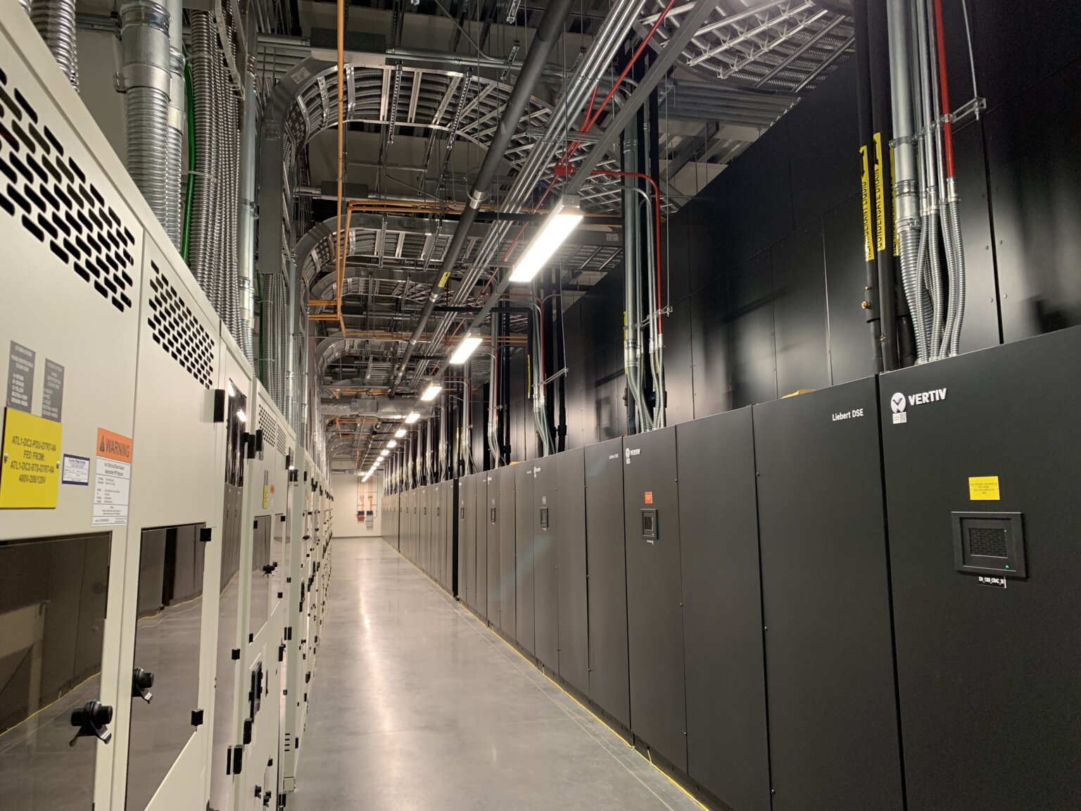 Equinix Data Center - McKenney's Inc.